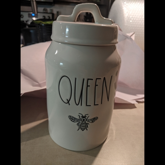 Rae Dunn | Kitchen | Rae Dunn Queen Bee Canister | Poshmark